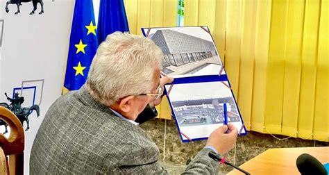 Primarul Ion Lungu a prezentat primele planșe din proiectul Sălii