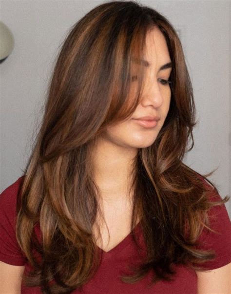 43 Curtain Bangs That Re So Trendy In 2022 Partial Balayage Gloss Cut