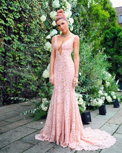 Vestido longo rosa 60 modelos a cor tendência do momento Strip