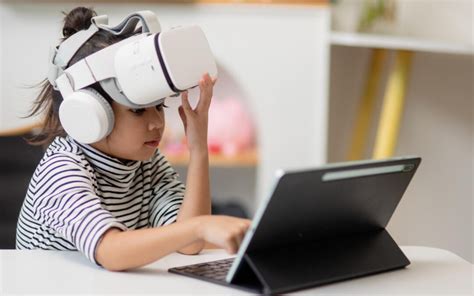 Uso de realidade virtual e aumentada na educação IsCool App