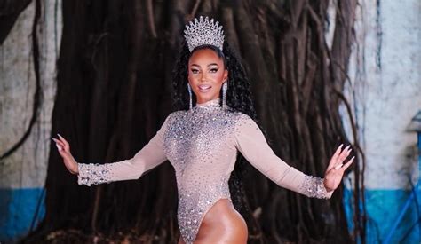 Rainha Theba Pitylla celebra representatividade São poucas as rainhas