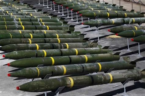 Hezbolá lanza más de 60 cohetes contra Israel en su respuesta inicial