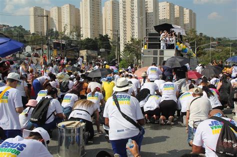 Marcha para Jesus reúne milhares de pessoas no último dia da Semana da
