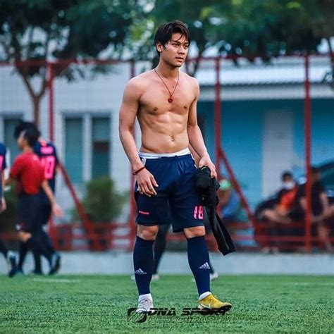 Line Of Photos Of Handsome Rizky Billar Playing Soccer Previously Bare