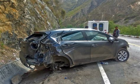 DOS PERSONAS SE SALVAN DE MILAGRO TRAS ACCIDENTE DE TRÁNSITO EN