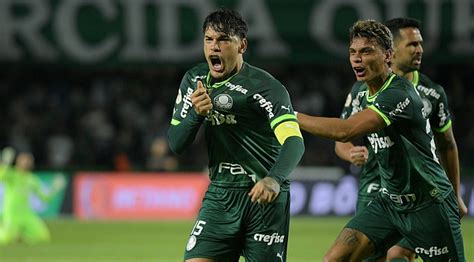 Palmeiras bate o Coritiba volta a vencer após seis jogos e retorna ao