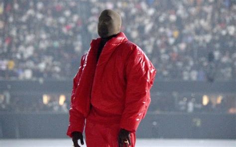 Kanye West mostra novo álbum em festa assinada por Demna Gvasalia da
