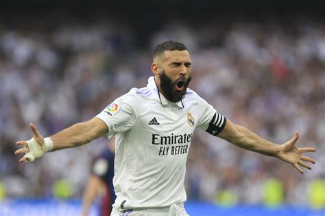 Real Madrid La Grosse Annonce De Karim Benzema Mega Sports