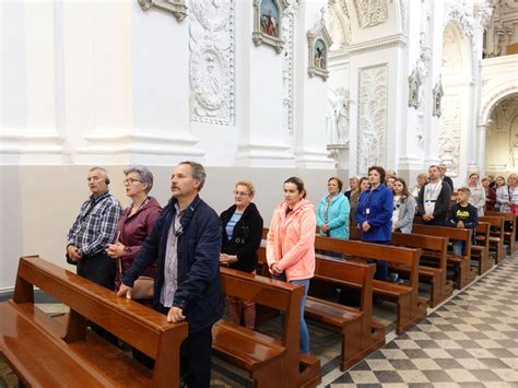 Pielgrzymka Do Wilna I Sanktuari W Maryjnych P Nocy Parafia Pw W