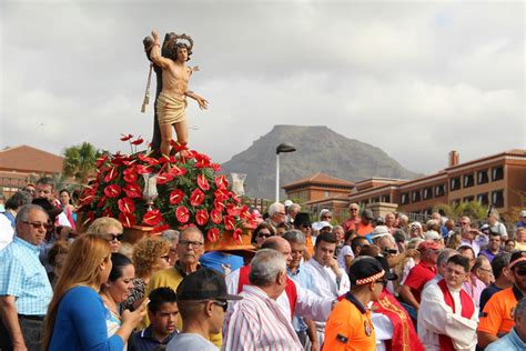 El Ayuntamiento Edita Un Libro Con Motivo Del Centenario De La Llegada