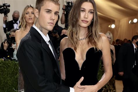 Hailey Bieber Pregnant Revealed In New Photo