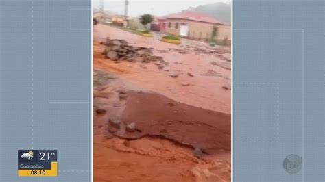 Chuva Causa Estragos E Alaga Ruas Em Concei O Das Pedras Mg Sul De