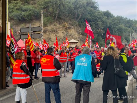 Manifestation contre laustérité au Boulou puis au Perthus Le Petit