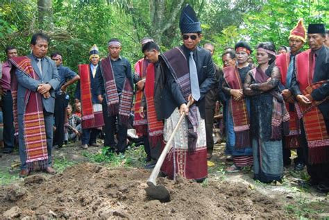 Menyelami Tradisi Unik Suku Batak Toba Yang Penuh Makna