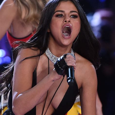 Selena Gomez Selena Gomez Nude OnlyFans Leaks The Fappening Photo