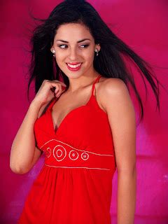 Andrea Luna