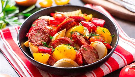 Salsiccia In Padella Con Patate E Peperoni