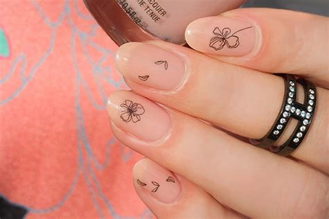 40 Chic Minimalist Nail Designs For Your Next Manicure Atelier Yuwa