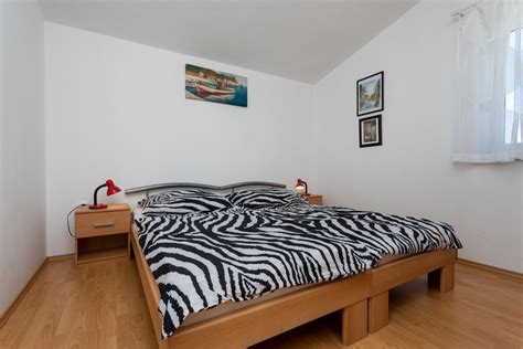 Silo Insel Krk Wohnung mit Blick ins Grüne bis zum Meer