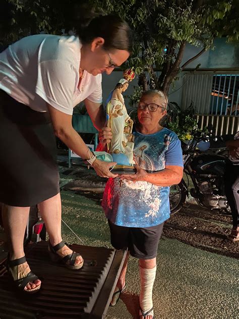 Imagem Peregrina de Nossa Senhora Mãe e Rainha das Vocações visita