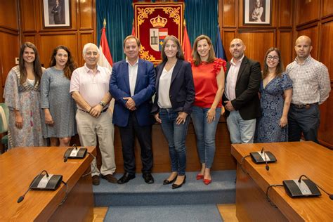 La alcaldesa Carlota López Esteban forma gobierno con la atención