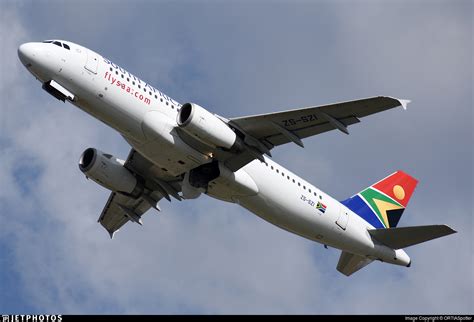 ZS SZI Airbus A320 232 South African Airways ORTIASpotter JetPhotos
