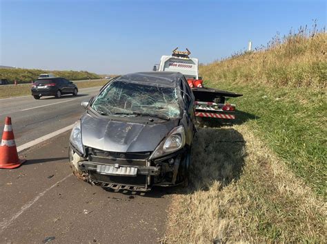 Mulher morre em acidente após motorista invadir pista contrária na