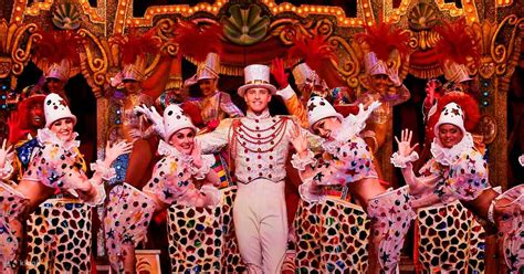 Entrada para espectáculo en el Moulin Rouge con traslados de ida y