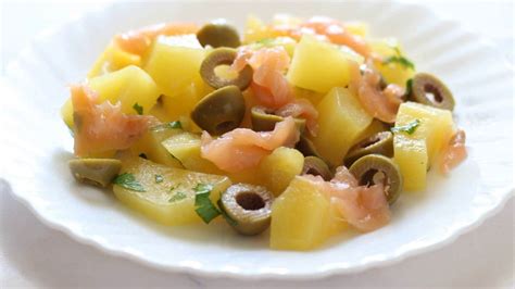 Salade de pommes de terre au saumon fraiche et délicieuse Jo Viral