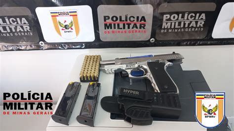 Motorista de caminhonete é preso pistola e dezenas de munições na