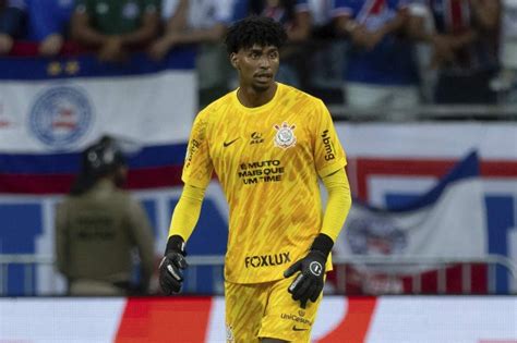 Atuações do Corinthians contra o Flamengo Garro muito bem Romero tem