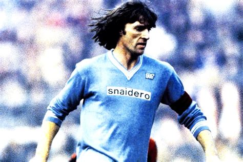 La Leggenda Ruud Krol Compie Gli Anni Il Napoli Gli Regala Una Dedica