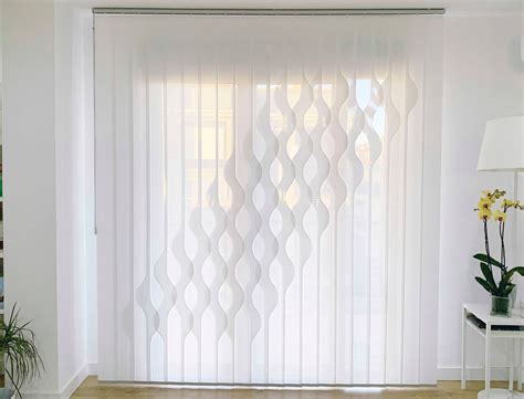 Proyectos de decoración con cortinas verticales 140 mm en Madrid