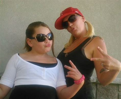 Take Selfies Of You And Your Mom For Mothers Day Taking Selfies Mom