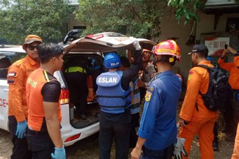 Bocah 7 Tahun Hanyut Di Kali Ciliwung Pejaten Timur Ditemukan Tewas Di