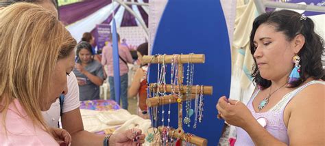Así se desarrolló el primer día de la Feria Económica Violeta de