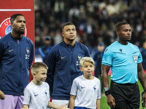 Foto Kylian Mbappe revoltat după ce Mike Maignan a fost ținta rasismului