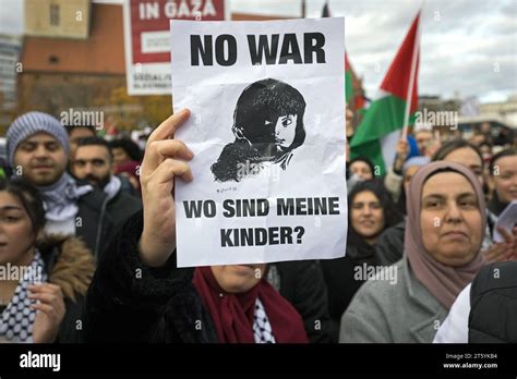 Berlin Deutschland DEU Pro palaestinensische Großdemonstration 04