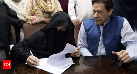 Bushra Bibi Imran Khan S Wife Bushra Bibi Gets Bail In Toshakhana Case