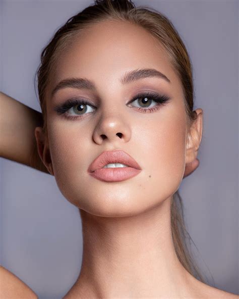 Maquillaje para vestido negro de noche las 7 ideas más sexys Glamour