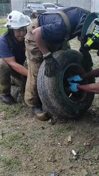 Telemetro Reporta on Twitter Bomberos de Panamá Este rescataron a un