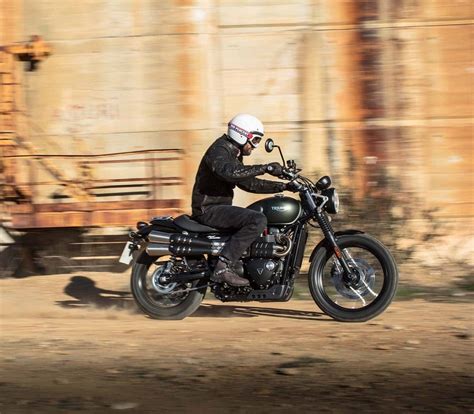 Ducati Scrambler Icon Vs Triumph Street Twin Reviewmotors Co