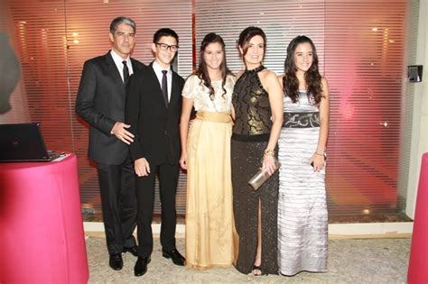 Fátima Bernardes e William Bonner comemoram 15 anos dos trigêmeos e