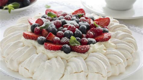 Rouge Pavlova De Frutos Rojos El Postre Ideal