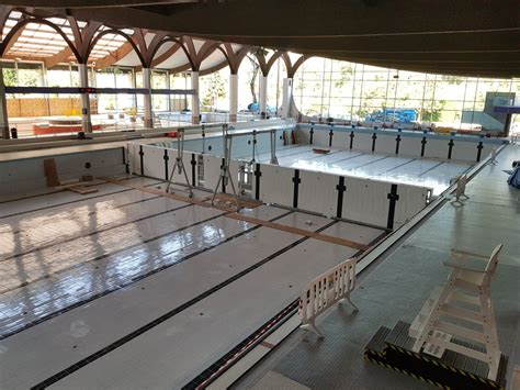 Photos Travaux à la piscine de Forbach le mur mobile est en place