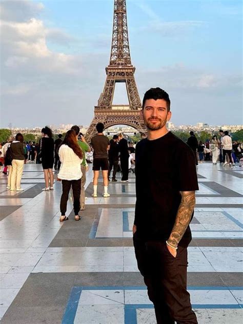 Slain Flight Attendant Luke Davies Remembered For Act Of Kindness On