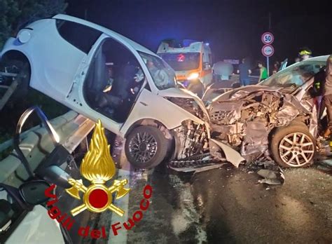 Scontro Frontale Nella Notte Tra Due Auto A Palau Muoiono Due Donne