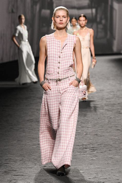 Chanel Ces Tendances Mode Vues Au D Fil Vont Faire L T Prochain