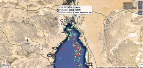 Il Canale di Suez è ancora bloccato dalla nave Ever Given navi in