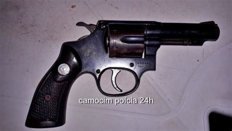 CHAVAL CE POLÍCIA MILITAR PRENDE HOMEM SOB ACUSAÇÃO DE POSSE ILEGAL DE